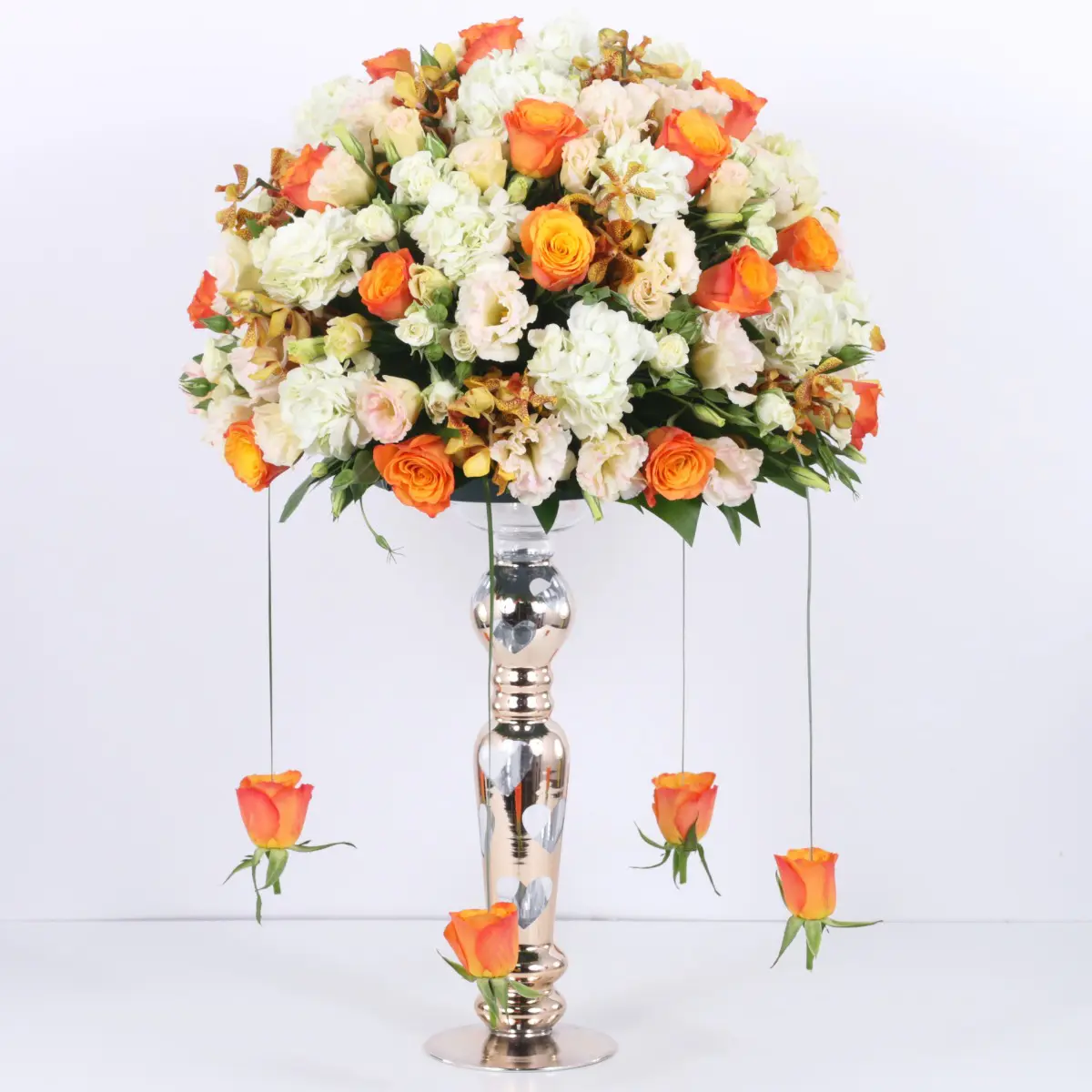Shop Exquisite Spray Rose & Centerpieces Flower Arrangements | JuneFlowers